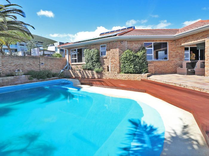 Properties for sale in Plattekloof, including houses and townhouses