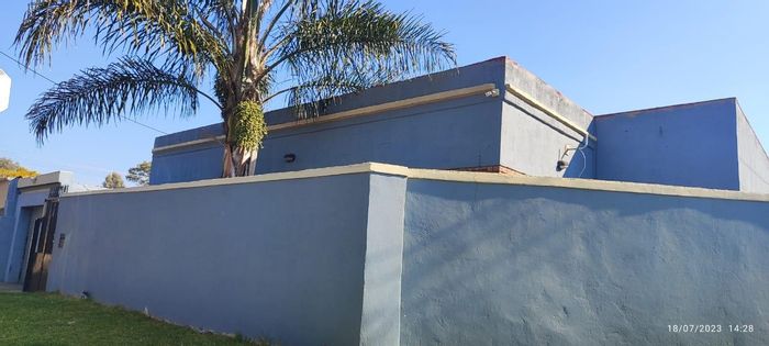 Eersterust: 16 Residential properties for sale