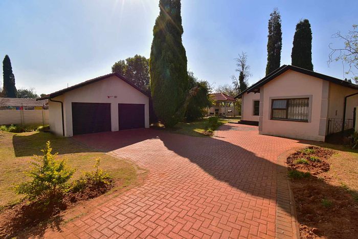 Crystal Park Houses for sale