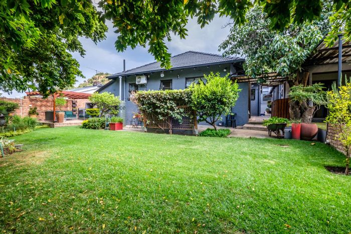 Houses for sale in Mondeor