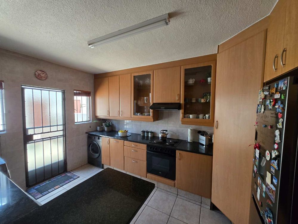 Fairland Townhouse To Rent: 3 beds, pet-friendly, secure complex ...