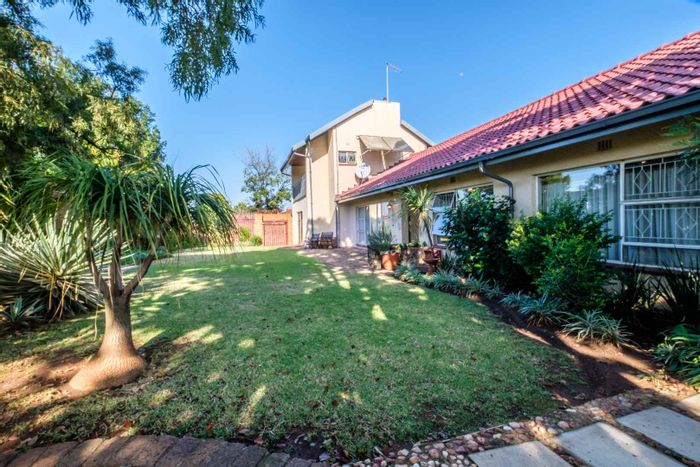 Farrar Park Residential properties for sale