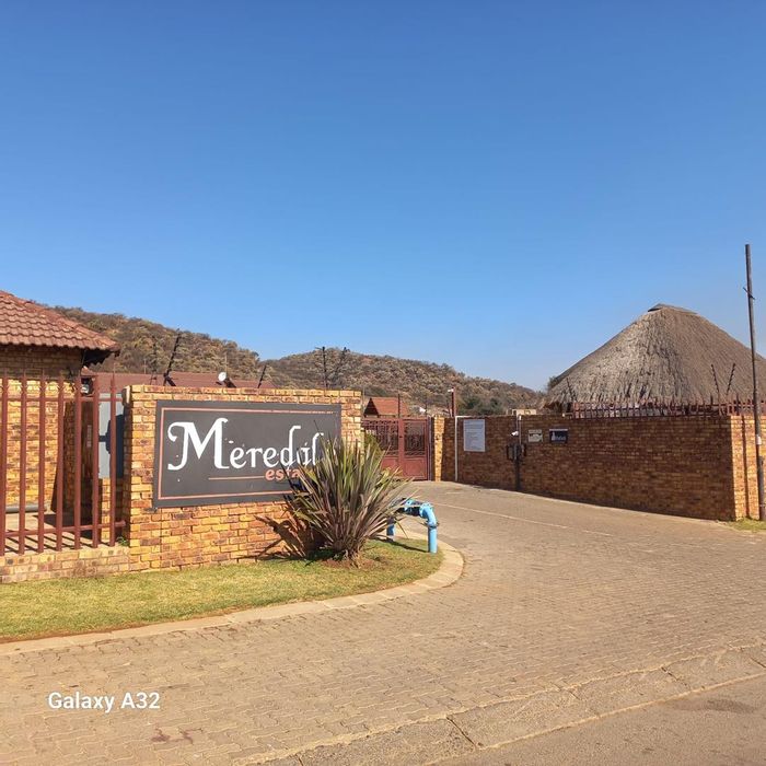Residential properties for sale in Meredale
