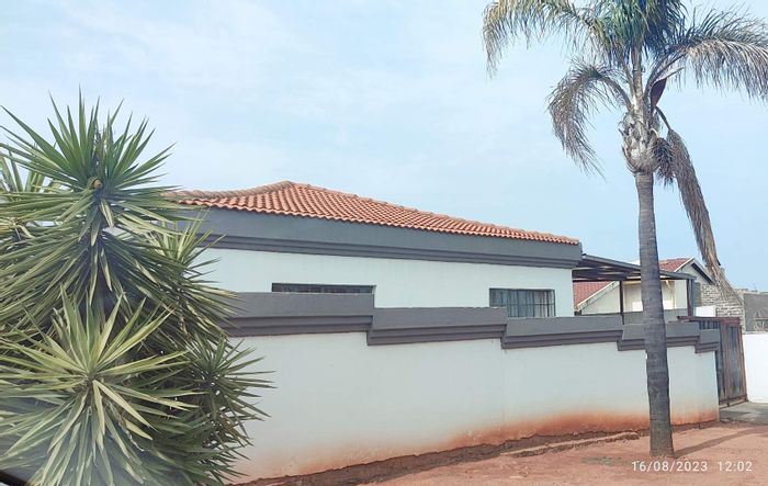 Eersterust: 18 Residential properties for sale