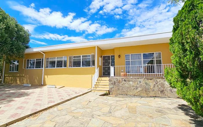 Academia Houses for sale