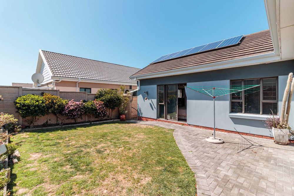 Kamma Ridge Townhouse For Sale: 3 bedrooms, indoor braai, solar power ...