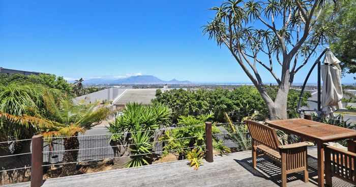 Houses for sale in Plattekloof