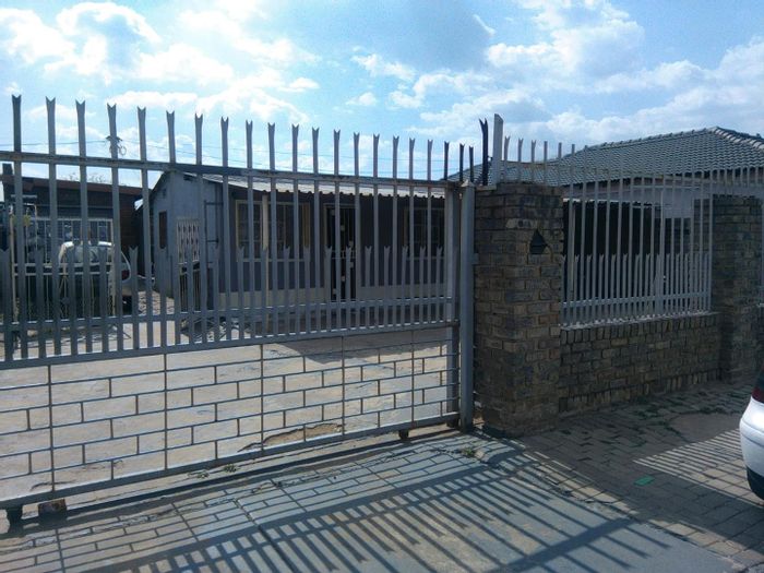 Eersterust: 18 Residential properties for sale