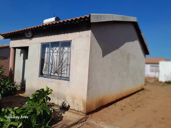 Houses for sale in Lehae