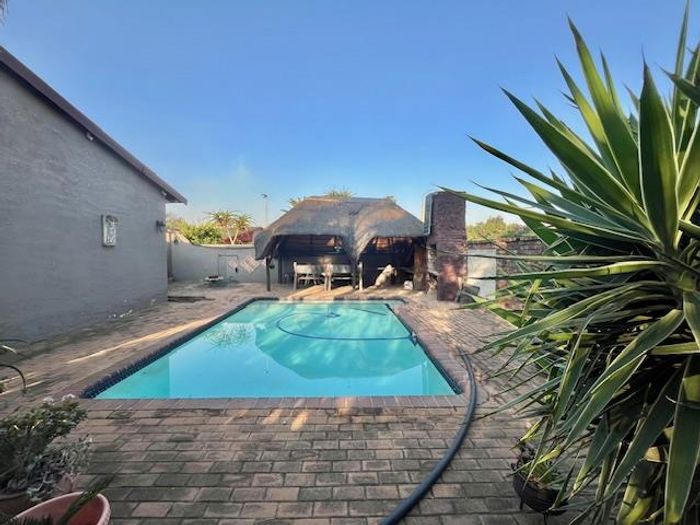 Van Dyk Park properties for sale