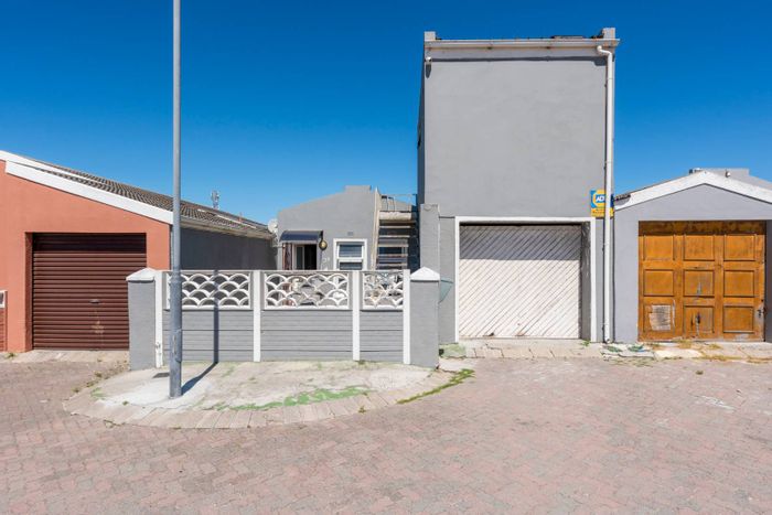 Houses for sale in Strandfontein Village