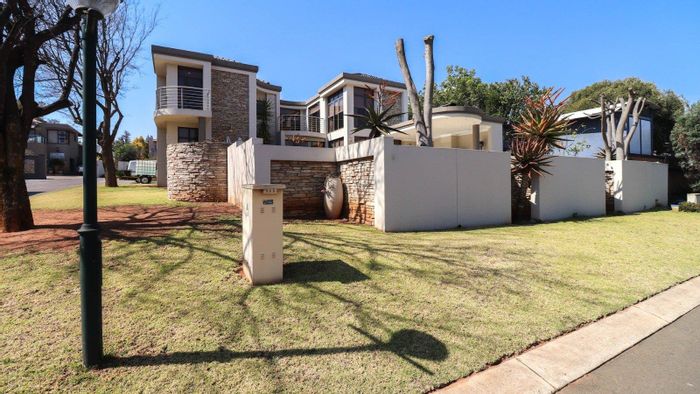 Ebotse Golf And Country Estate Houses for sale