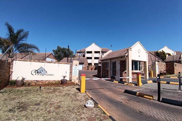 2 Bedroom Apartment in Olympus Ah To Rent R7,950/month #2464576