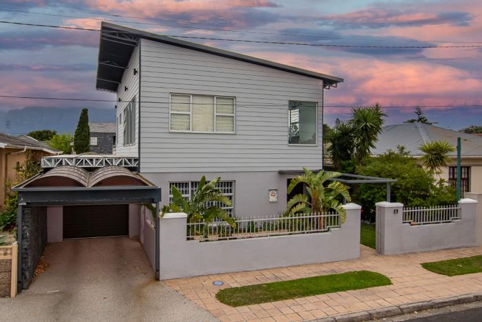 Houses for sale in Rondebosch East