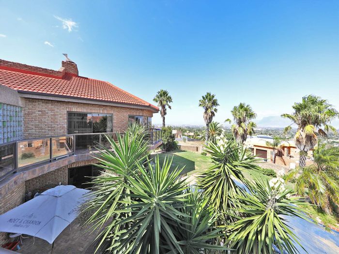 Properties for sale in Plattekloof, including houses and townhouses