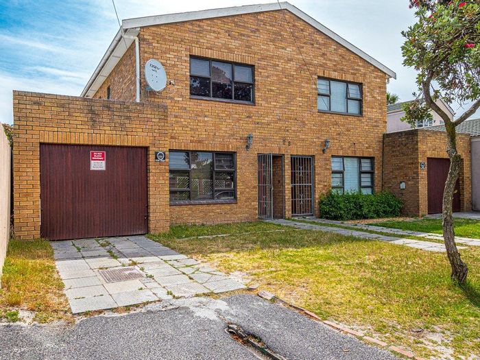 Houses for sale in Rondebosch East