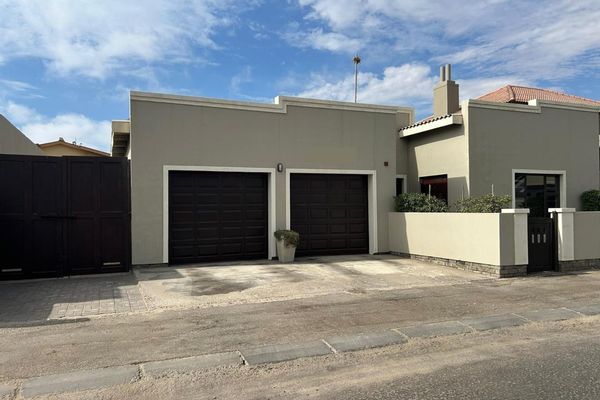 3 Bedroom House in Fairways Estate For Sale N$2,520,000 #2358967