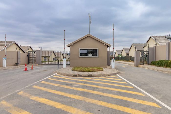 Houses for sale in Kya Sands