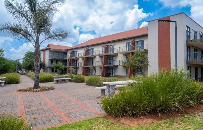 Willowbrook Property: property and houses for sale in Willowbrook ...