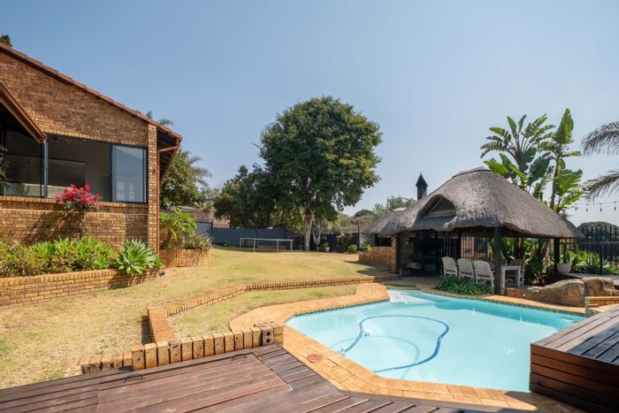 Properties for sale in Moreleta Park, including houses and townhouses