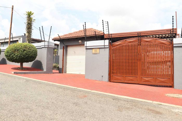 Cosmo City Houses for sale