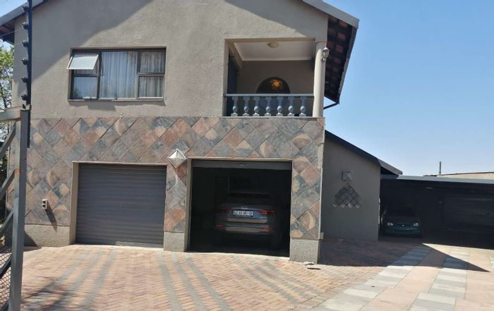 Houses for sale in Van Dyk Park