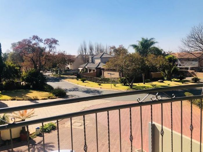 Properties to rent in Moreleta Park - view townhouses and houses