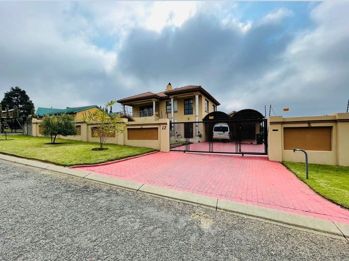 Meredale Property: property and houses for sale in Meredale ...