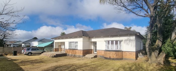 Airfield Houses for sale