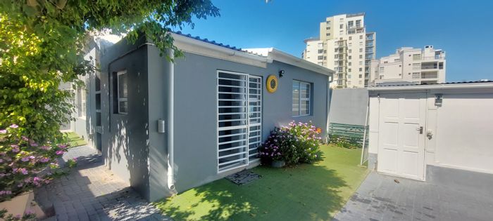 Strand Houses for sale