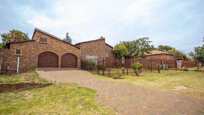 Houses for sale in Naturena