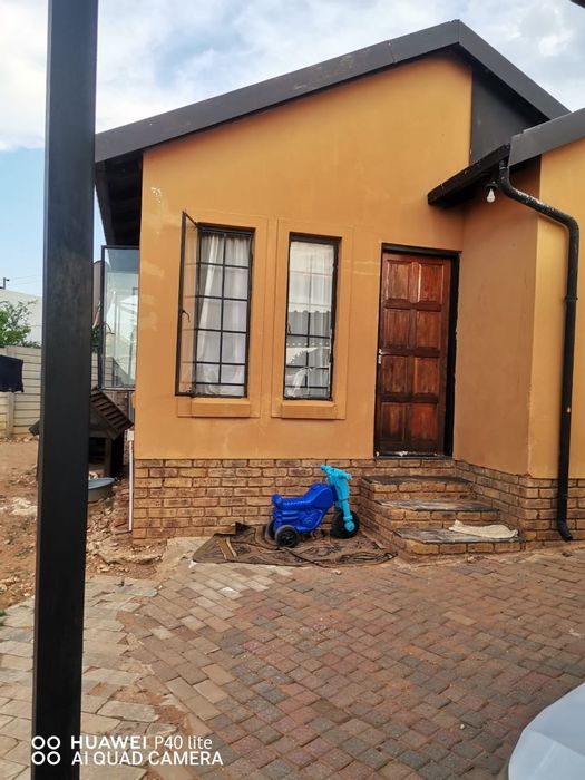 Houses for sale in Mahube Valley