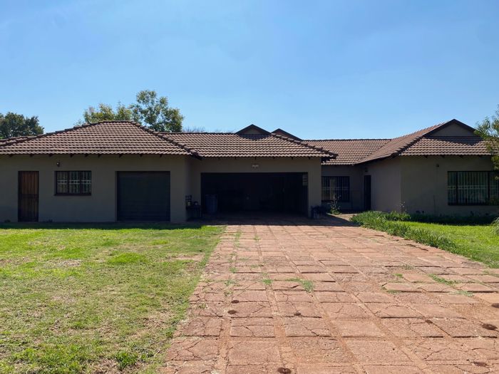 Pretoria Small Holdings for sale