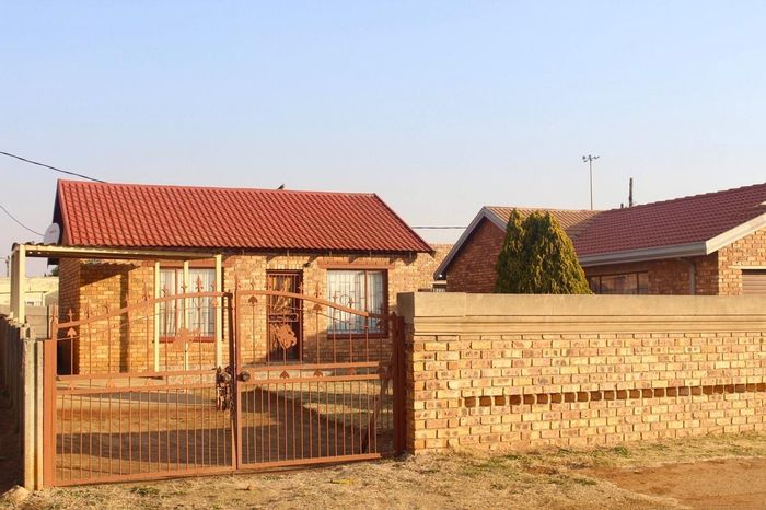 Houses for sale in Tsakane