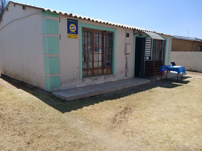 Houses for sale in Daveyton
